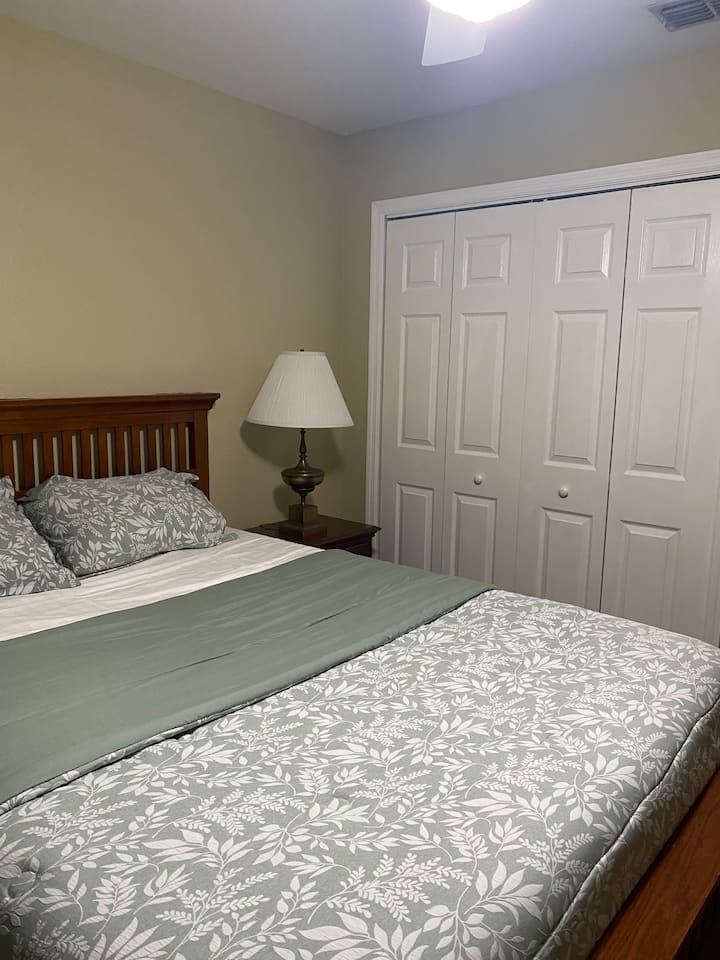 Charming Stylish House. - Tallahassee, FL