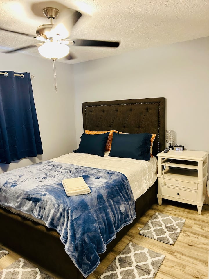 Rm 2, Wec, Downtown, Pool, Beautiful, Quiet - Ocala, FL