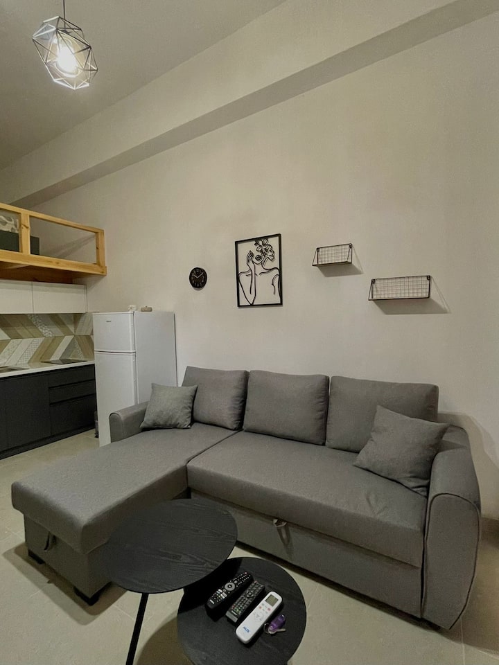 Home Sweet Home - Vlorë