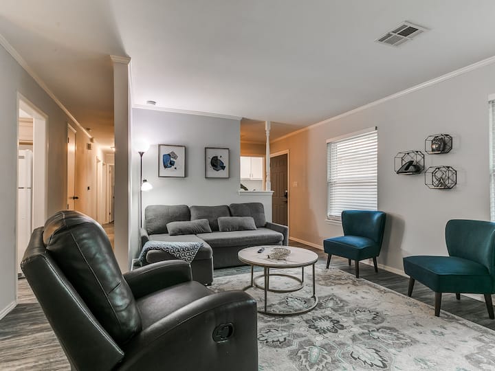 Norman Travel Spot- Work Crews Welcome - Norman