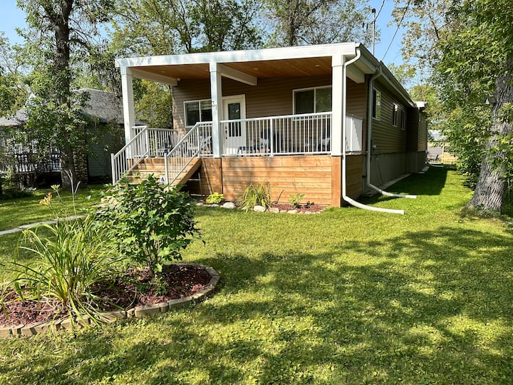 Cabin, New 3 Bedr Stunning! Steps From Beach! - Gimli Beach
