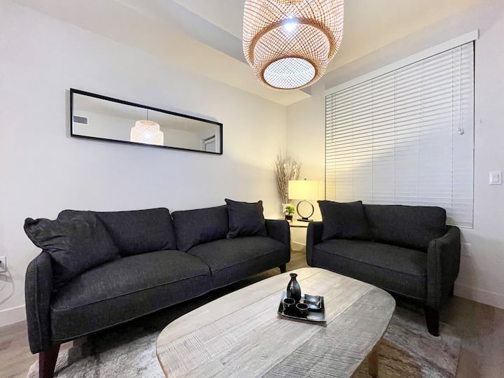 King Bed Whole Apt 5m To South Coast Plaza - Costa Mesa, CA