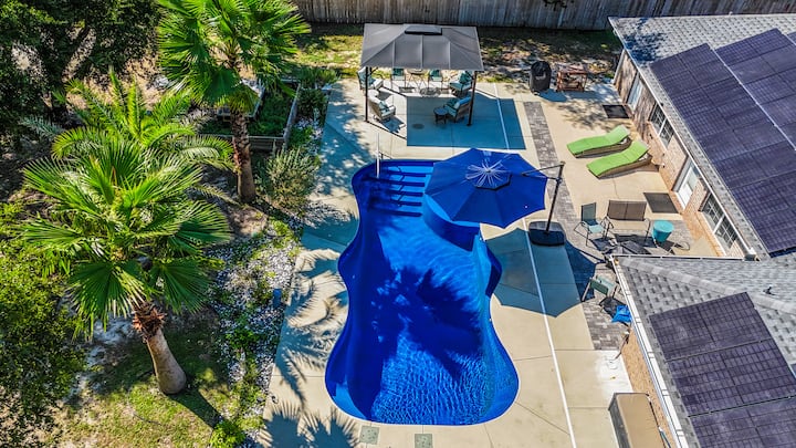 Heated/chilled Pool, Kids Room,  5 Miles To Beach! - Navarre, FL