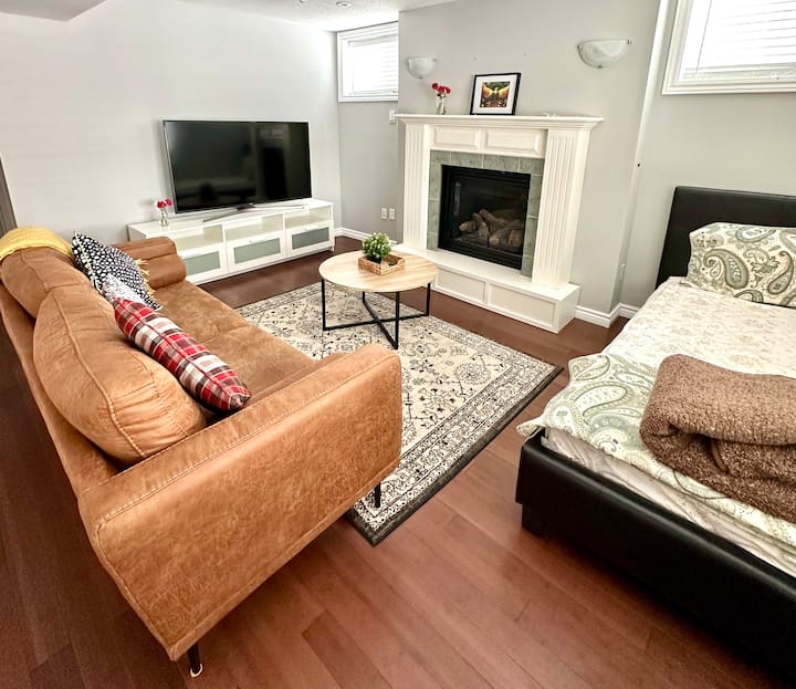 Guest Suite-basement (Private Garden Entry) - Kitchener