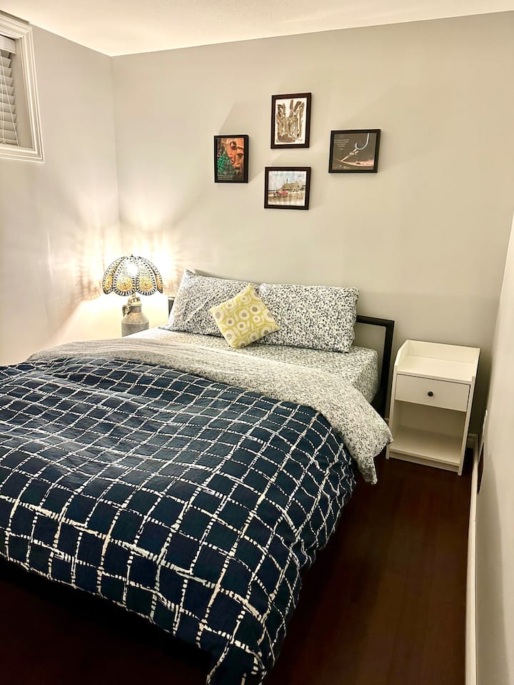 Walkout 1-bedroom Guest Suite (Entire Place) - Chicopee