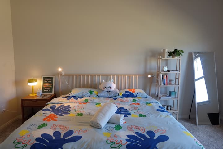 Master Suite W Private Bathroom - Elgin, TX