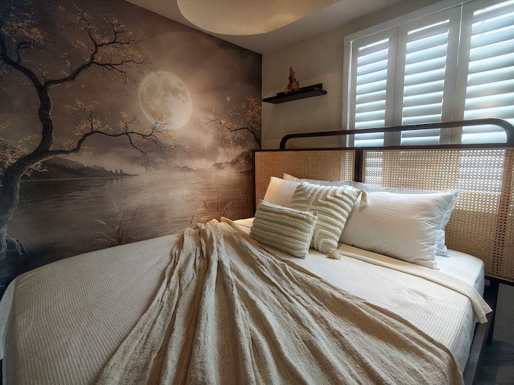 Elysian Moon Suite | Skyline, Cinema, Sanctuary - Bandung