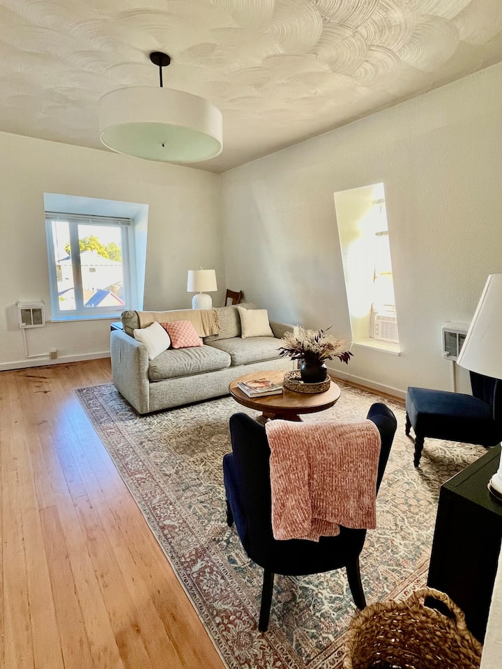 Downtown Historic Penthouse - Moscow, ID