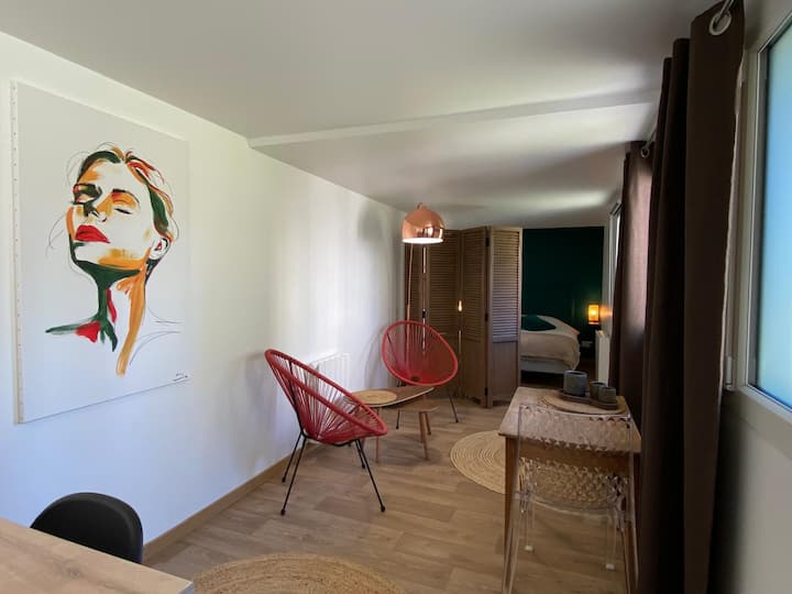 À Deux Pas De La Gare - Laval, France