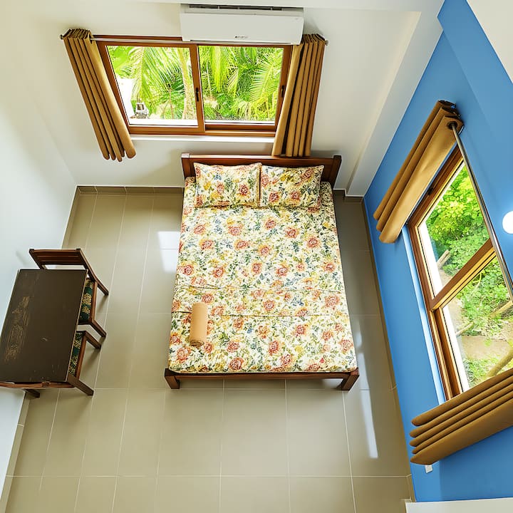 Double Bed Ac Room 3-shared Bath With Another Room - Goa