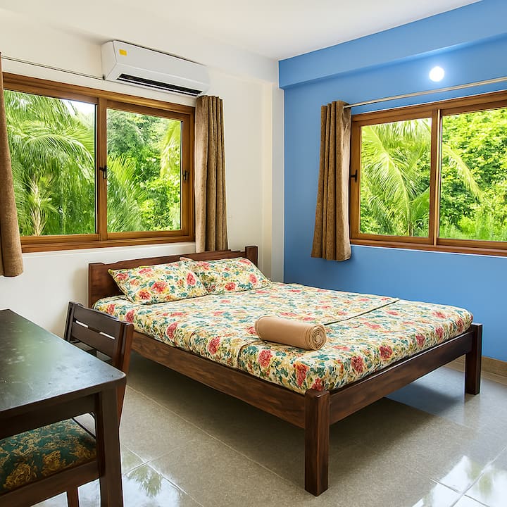 Double Bed Ac Room 1-shared Bath With Another Room - India