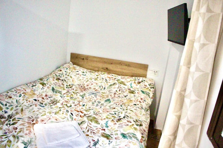 Private Room With Private Kitchen - Granada