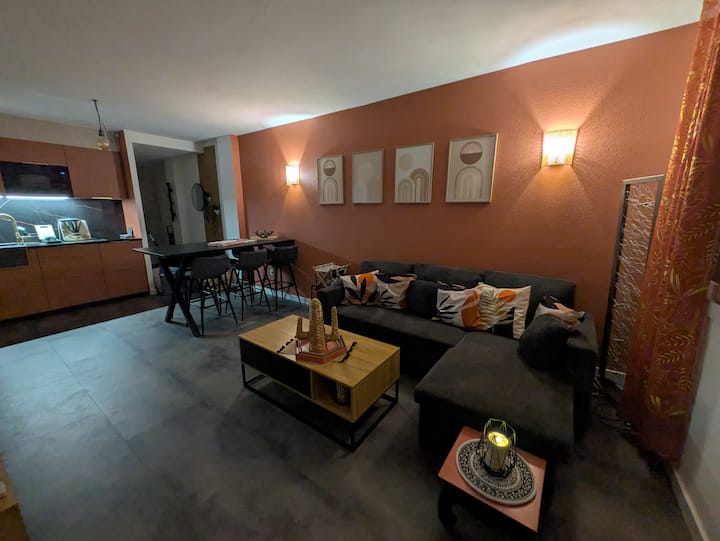 Séjour Cosy à La Casa Terracotta, Ménage Inclus. - Roses