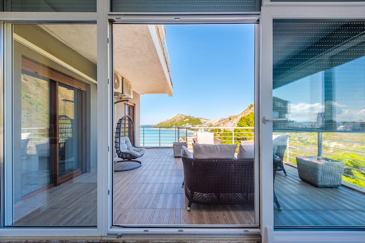 Spacious 2br With Stunning Sea Views - Durrës