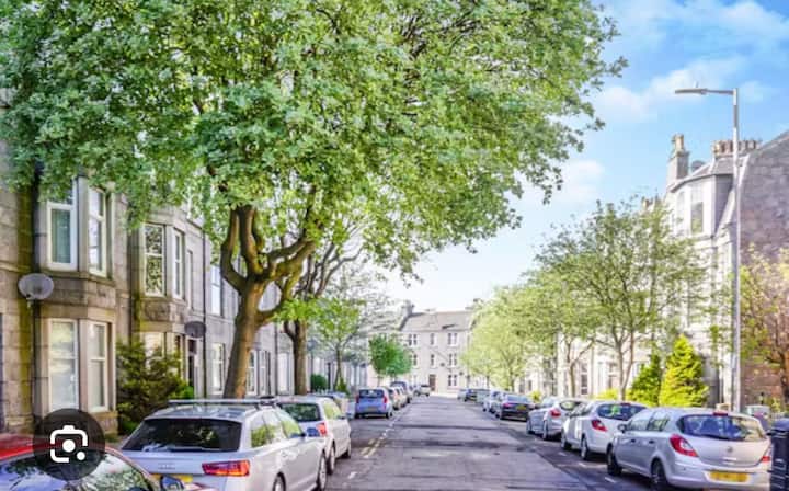 Stylish Central 1 Bed Apartment - Aberdeen