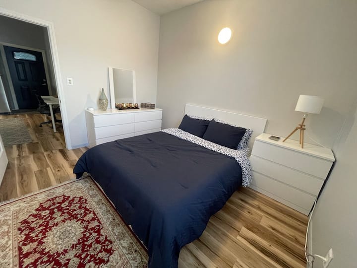 2 Bedroom Downtown Apartment - ブルーミントン, IN