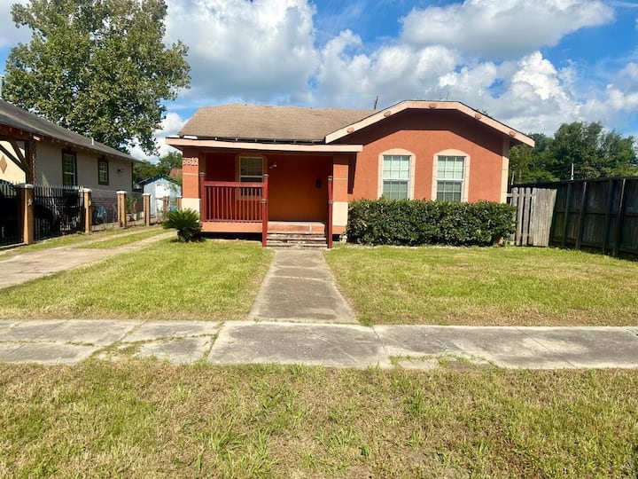 Casa Con Amplio Estacionamiento - Port Arthur, TX