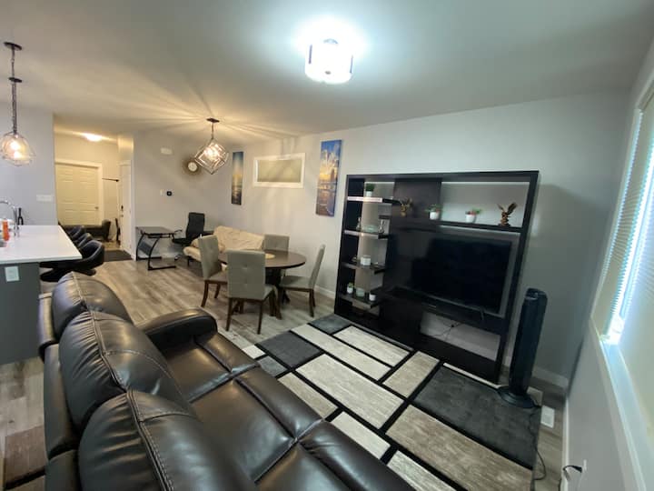 Cozy, Spacious 1bedroom Guest Suite In East Regina - Regina
