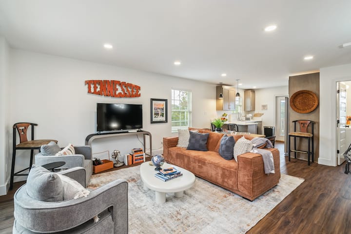 Speciality Volunteer Townhouse - Knoxville, TN