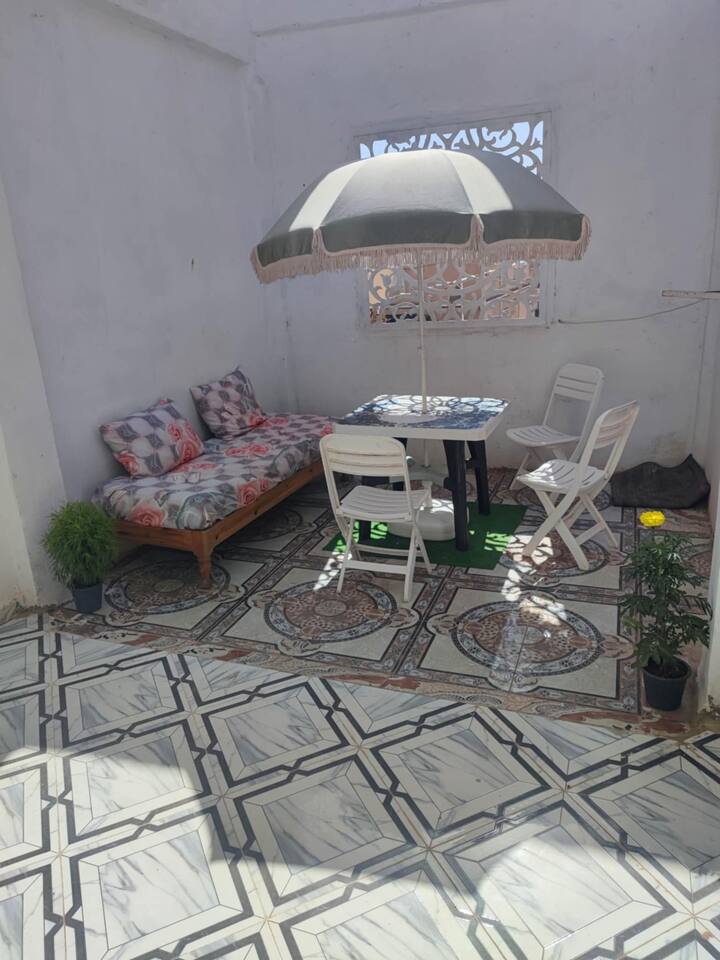 Petite Villa Avec Garage - Algérie