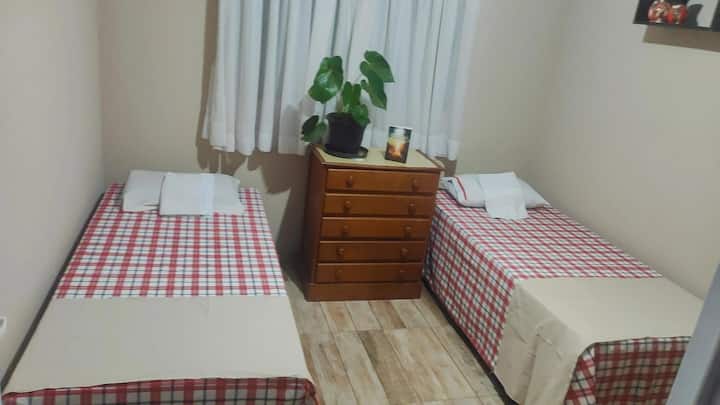 Quarto 4 -  Duplo Com Café Da Manhã - Apucarana