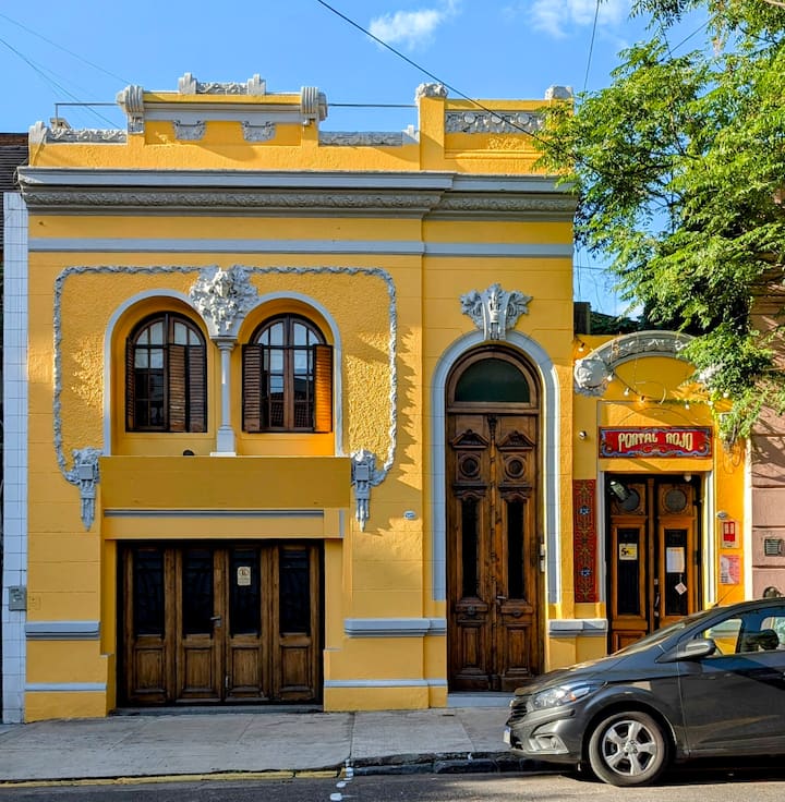 Large Historic House With Patio & Wide Sun Terrace - Buenos Aires