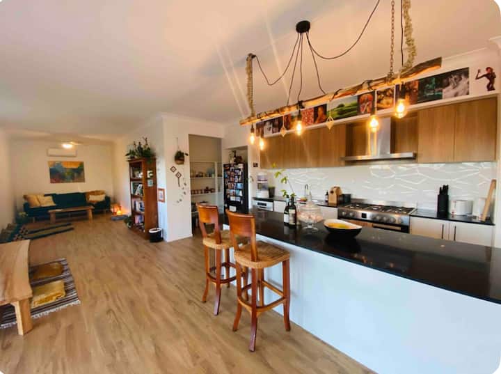 Petite Retreat Shared - Mapleton