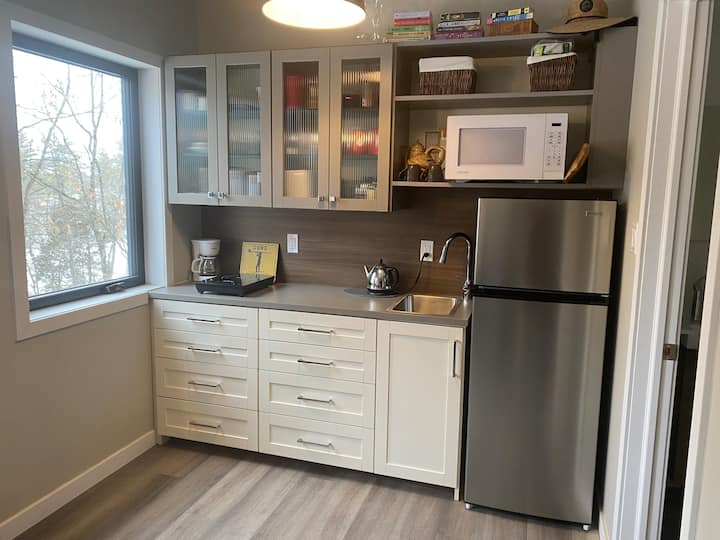 Dockside Den For Three - Kingston