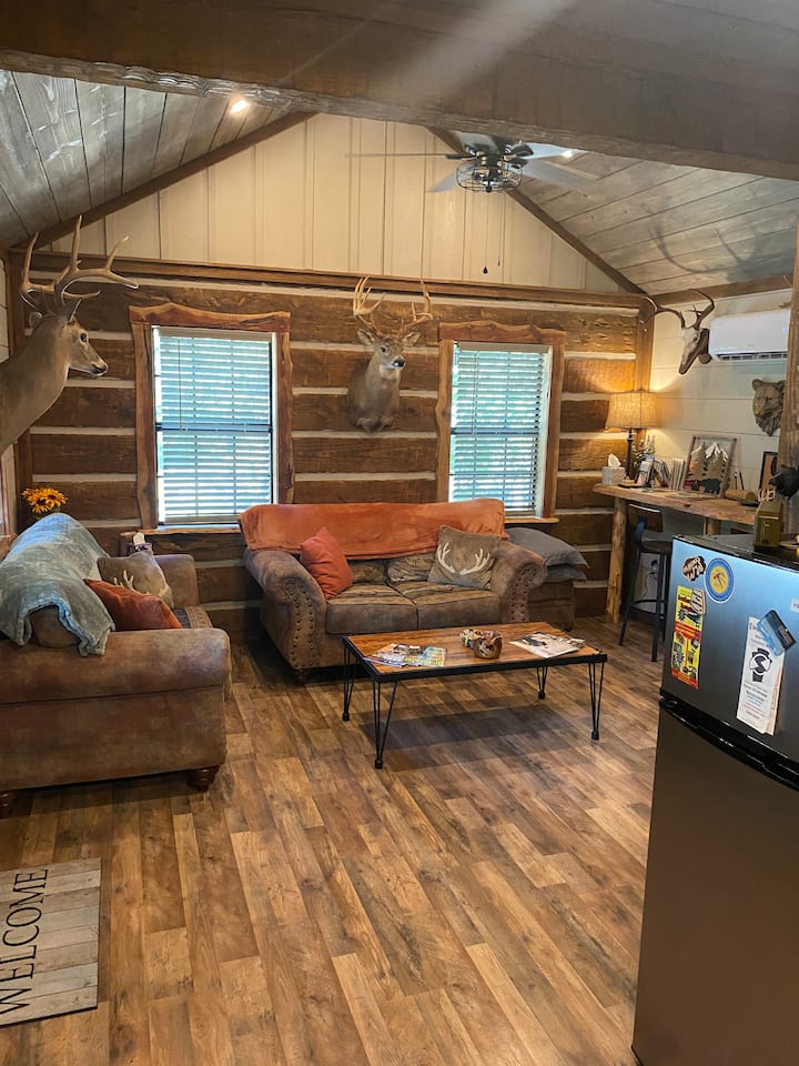 Perfect Getaway In The Woods! The “Big Buck Cabin” - Oklahoma