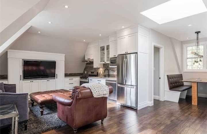 Two Bedroom Apartment. - Lakeshore