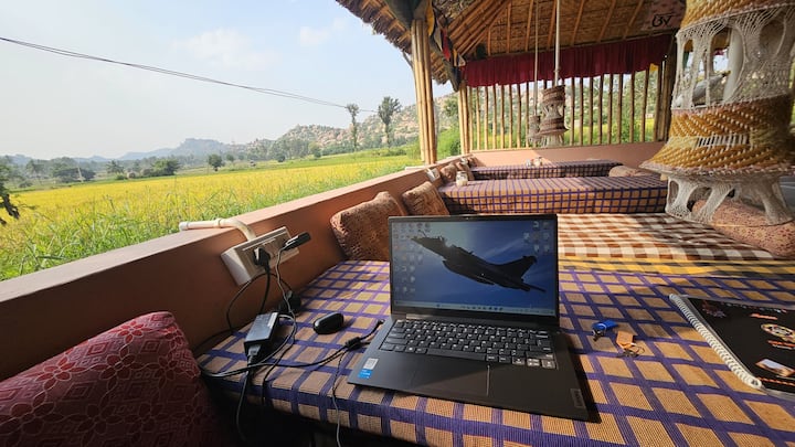 Omshantiom Homestay &Cafe Hampi - Hampi
