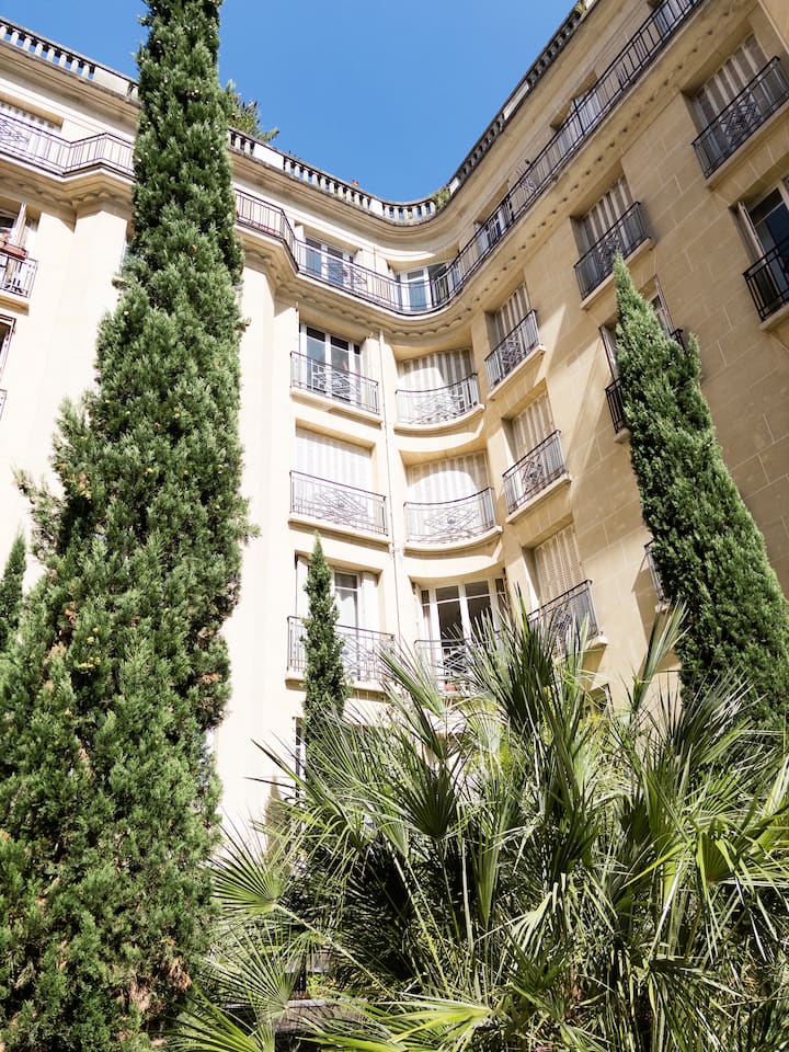 Enjoy A Cozy Slice Of Paradise In Passy - París