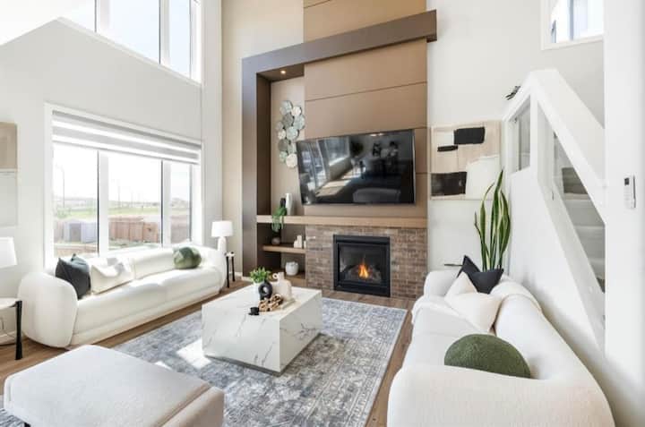 Large And Bright Modern Escape - Winnipeg
