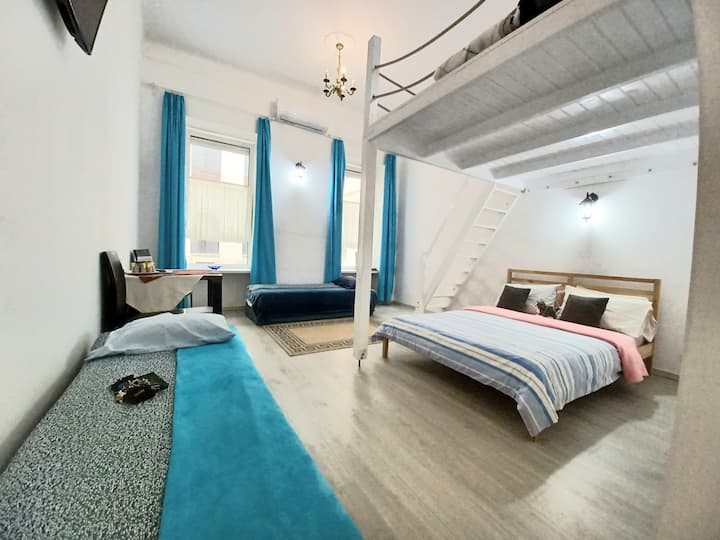 Corvinus Ground Foor Apt - Budapest