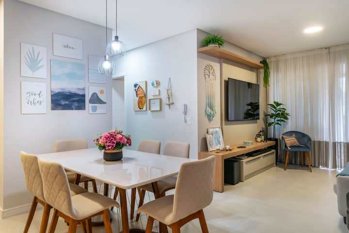 Apartamento De Praia Com Vista Lateral Para O Mar - Bombinhas