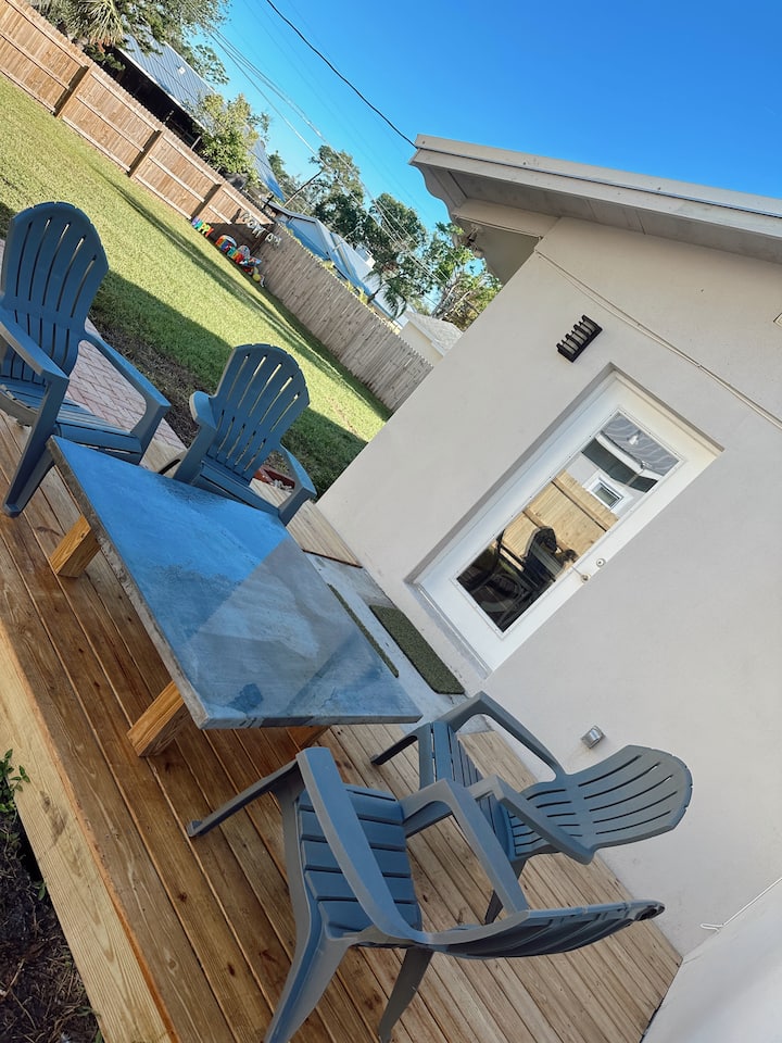 2bed 2bath Perfect Location Large Fenced Yard - Sarasota