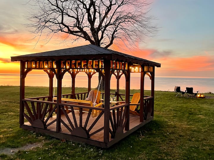 Waterfront With Classic Game Arcade - North East, PA