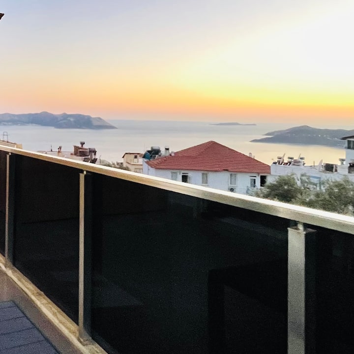 Deniz Manzaralı Jakuzili - Kaş