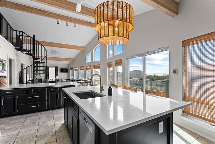 Morning Star Lookout-spa/walk To Beach/ocean Views - Gold Beach, OR