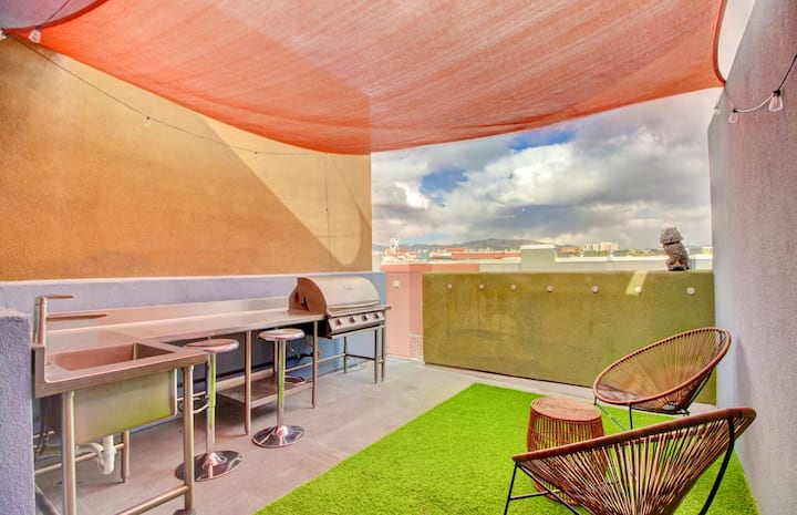 Safari Treehouse 4 Levels 2bd1.5 Bath Rooftop Deck - Albuquerque, NM