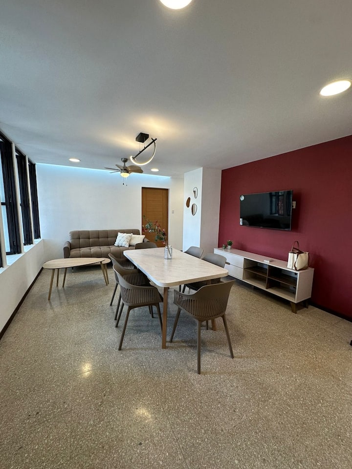 Spacious, Renovated, Free Parking, Best Location! - San Salvador