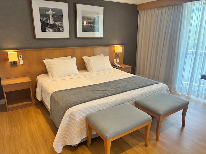 Suite Cozinha Varanda E Garagem Na Barra Da Tijuca - Rio de Janeiro