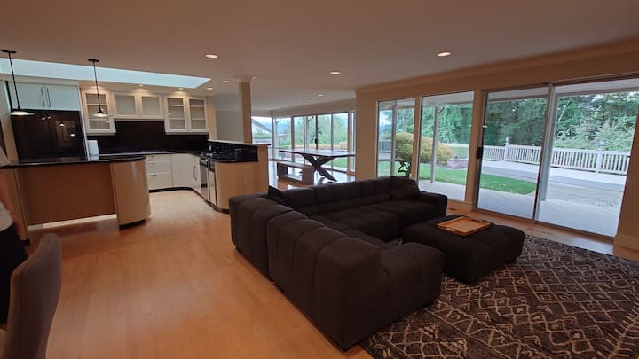 Bellevue Lakeview Unit 1 - Main House (Private) - Bellevue, WA