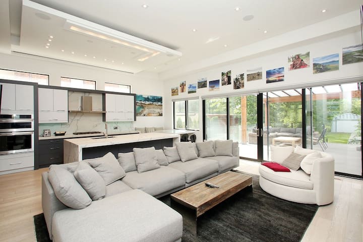 *Architectural Masterpiece* In Prestigious Area - Vaughan