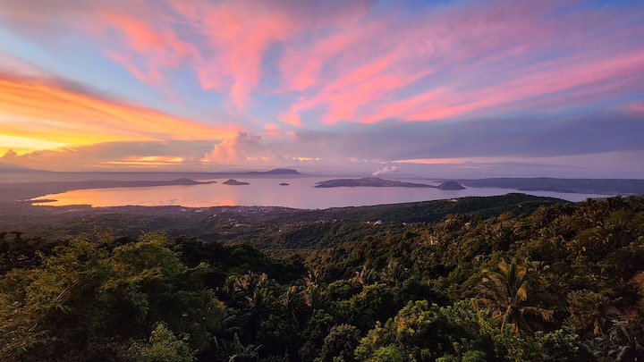 Tagaytay Getaway 3 - Breathtaking Taal Lake Views - Tagaytay