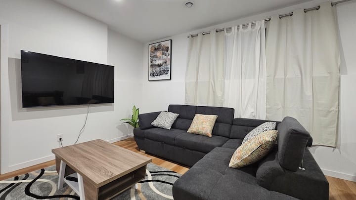 Modern 3-bedroom Basement Suite - Thunder Bay