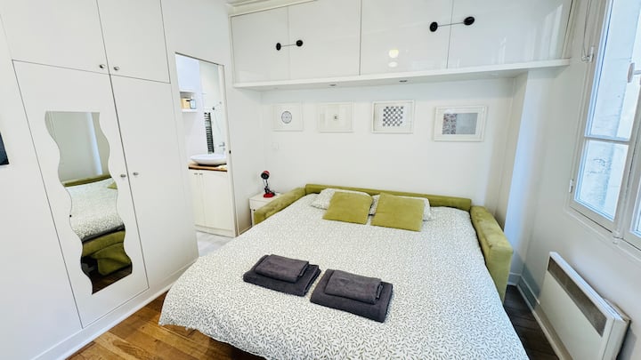 Bright Studio In The Marais - Párizs