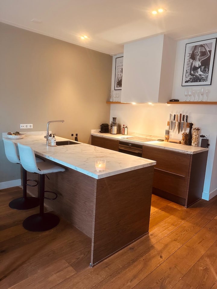 Spacious And Charming Apartment - 阿姆斯特丹