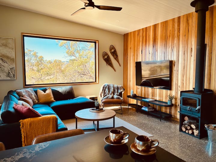 The Raven | Jacarry Rocks Retreat - Kosciuszko National Park