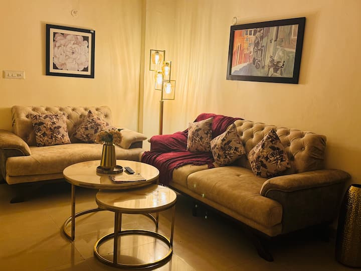 Urban Casa(entire 2bhk Flat) - Noida